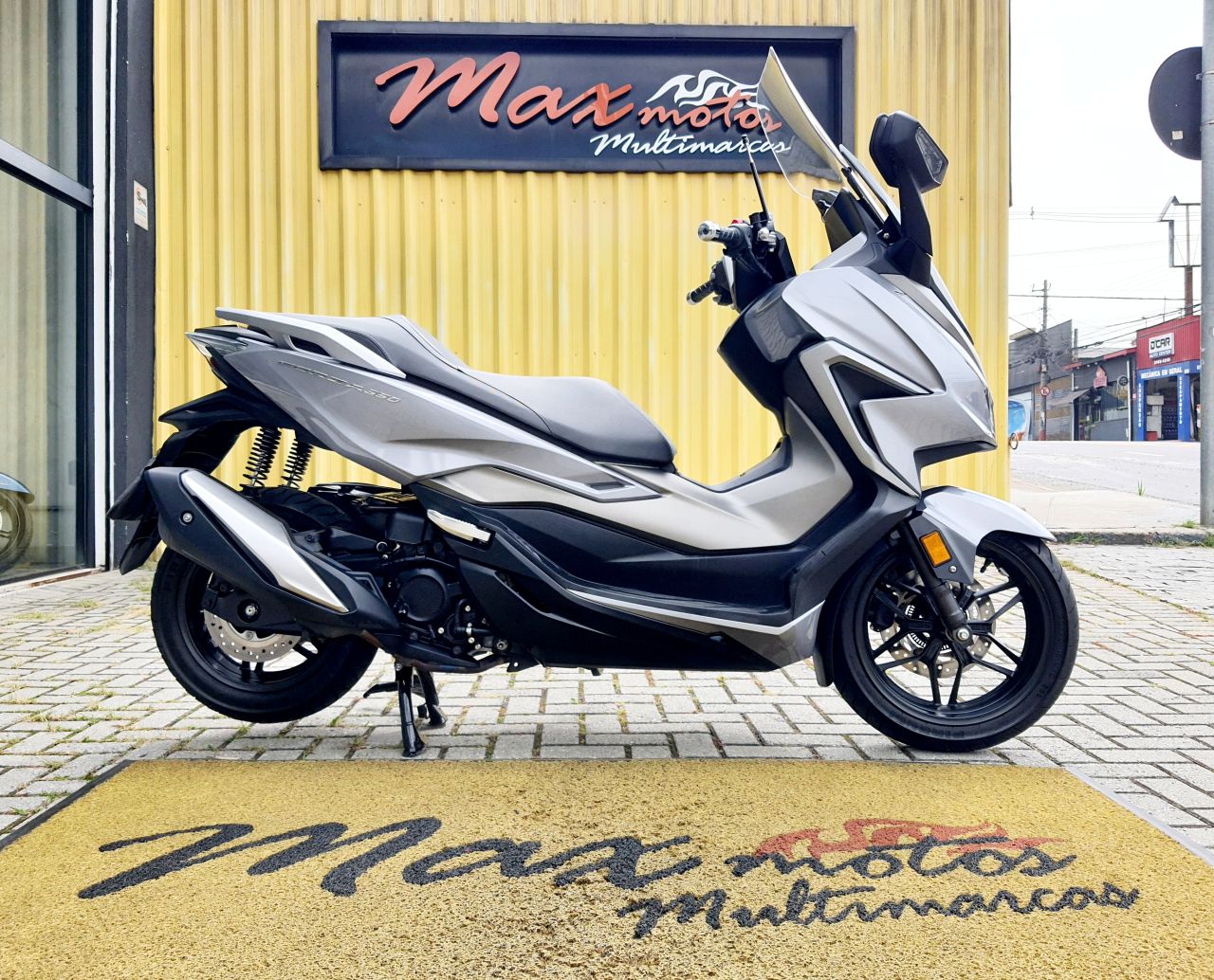 HONDA FORZA 350 - 2022 - PRATA - Max Motos Guarulhos